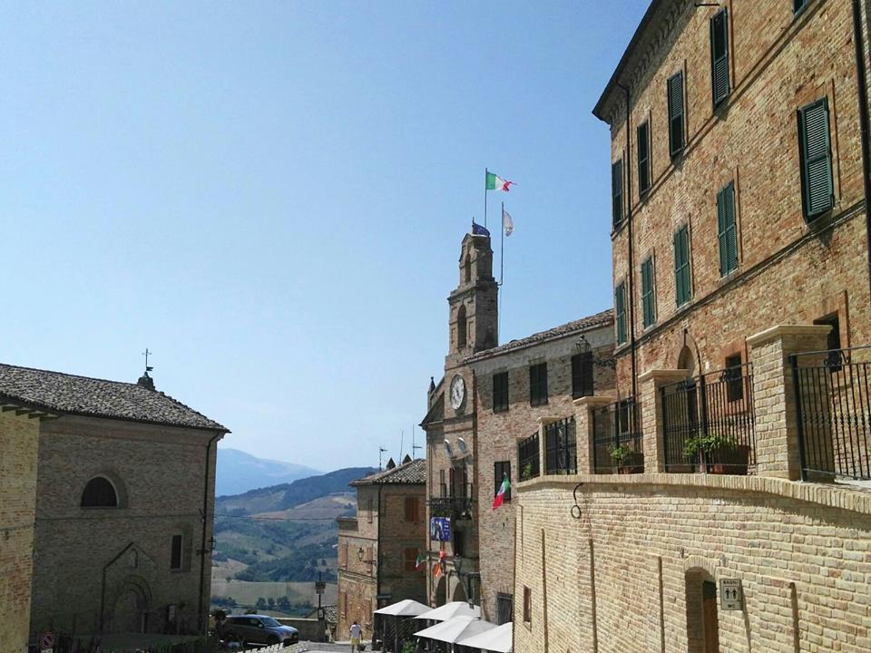 Del Duca, Mazzoni e Angelini, la corsa è a tre | Cronache Picene