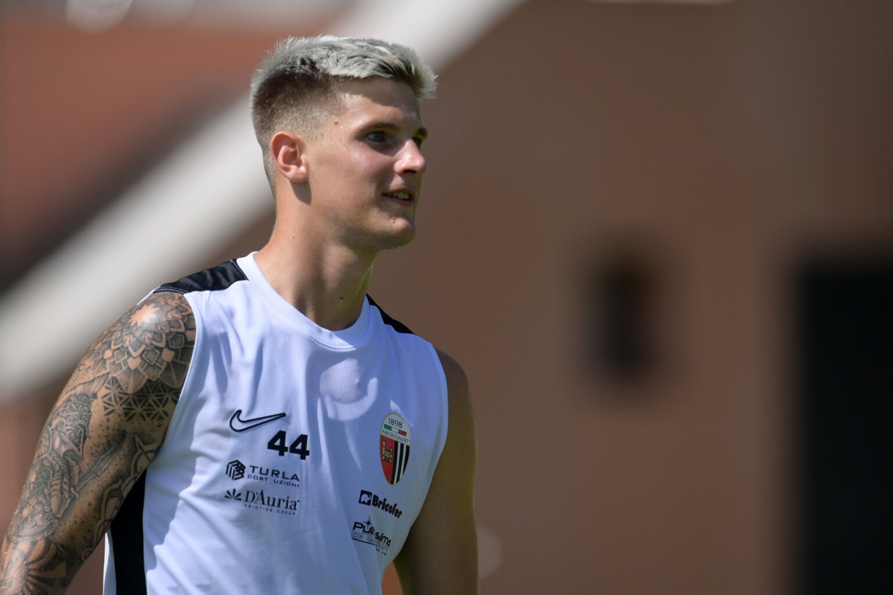 Ascoli, tegola per Viali: lesione del legamento crociato per Tavcar ...