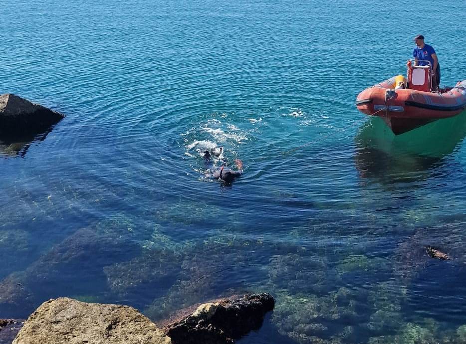 Gesù, Giuseppe e Maria travolti dai massi: al Molo Sud il Presepe ...